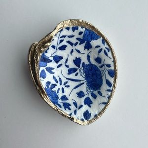 Hand Crafted | Accents | Handmade Clam Shell Ring Dish Blue Flower ...